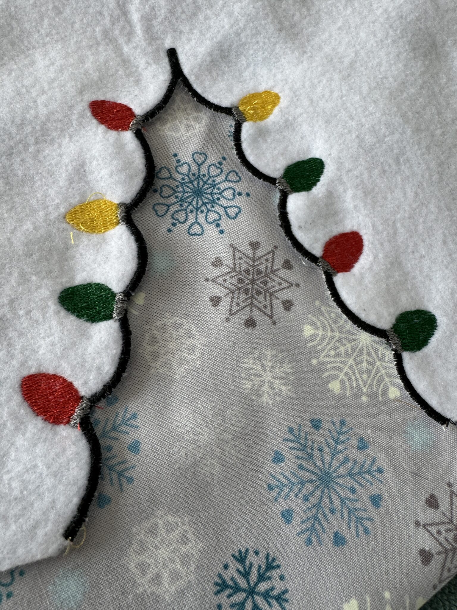 Split Christmas Appliqué Embroidery Designs 5 Designs Included ...